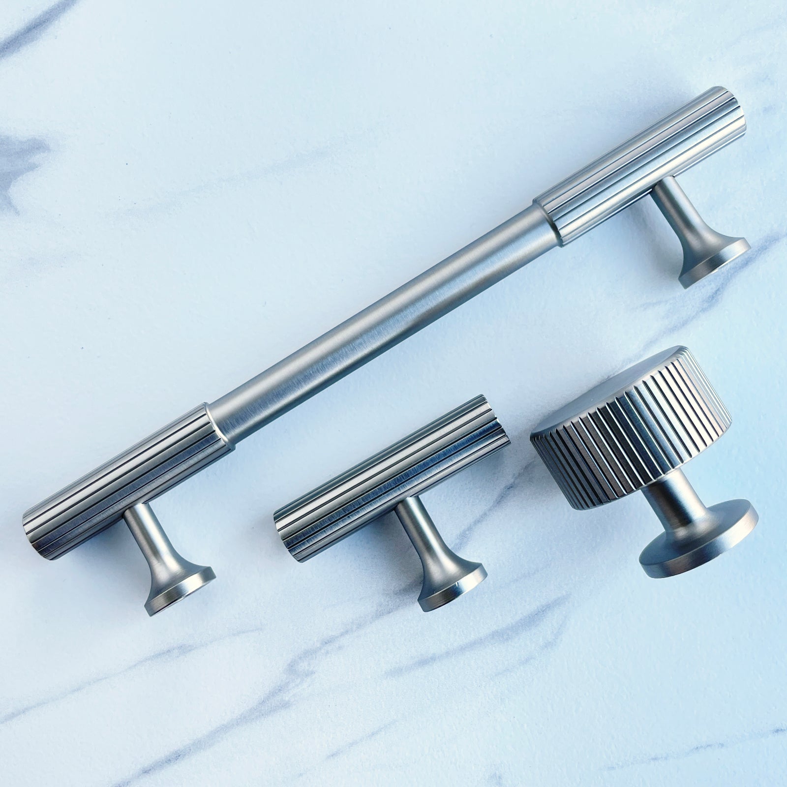 Posh Hardware Shop - Knobs, Handle Pulls, Hooks - Kitchens & Bathrooms