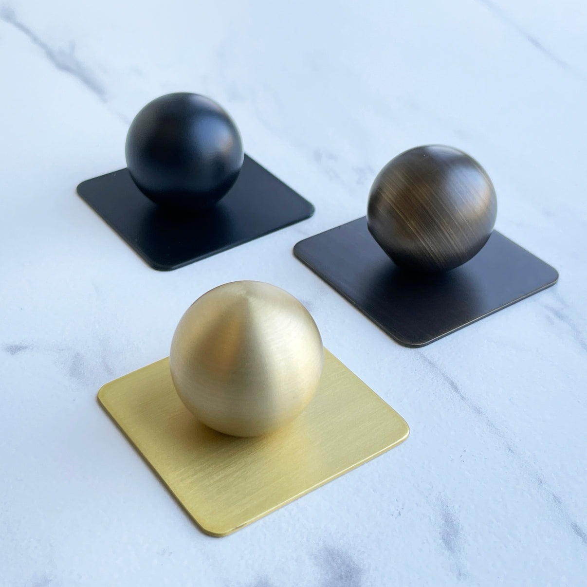 Posh Hardware Shop - Nybro - Solid Brass Sphere Knobs